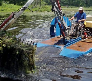Hydro-raking: Remove Unwanted Aquatic Plants and Prolong Dredging