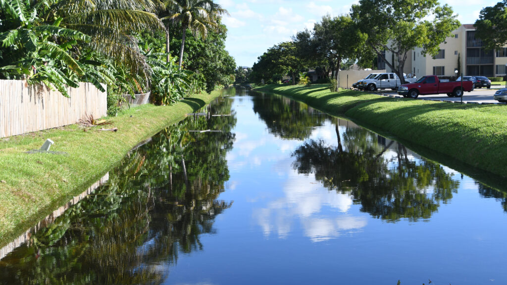 Case Study: Reconstruction of Collapsed Neighborhood Canal Banks